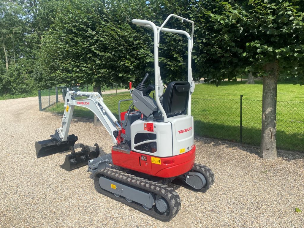 Nieuwe Takeuchi TB210 R - van Elk